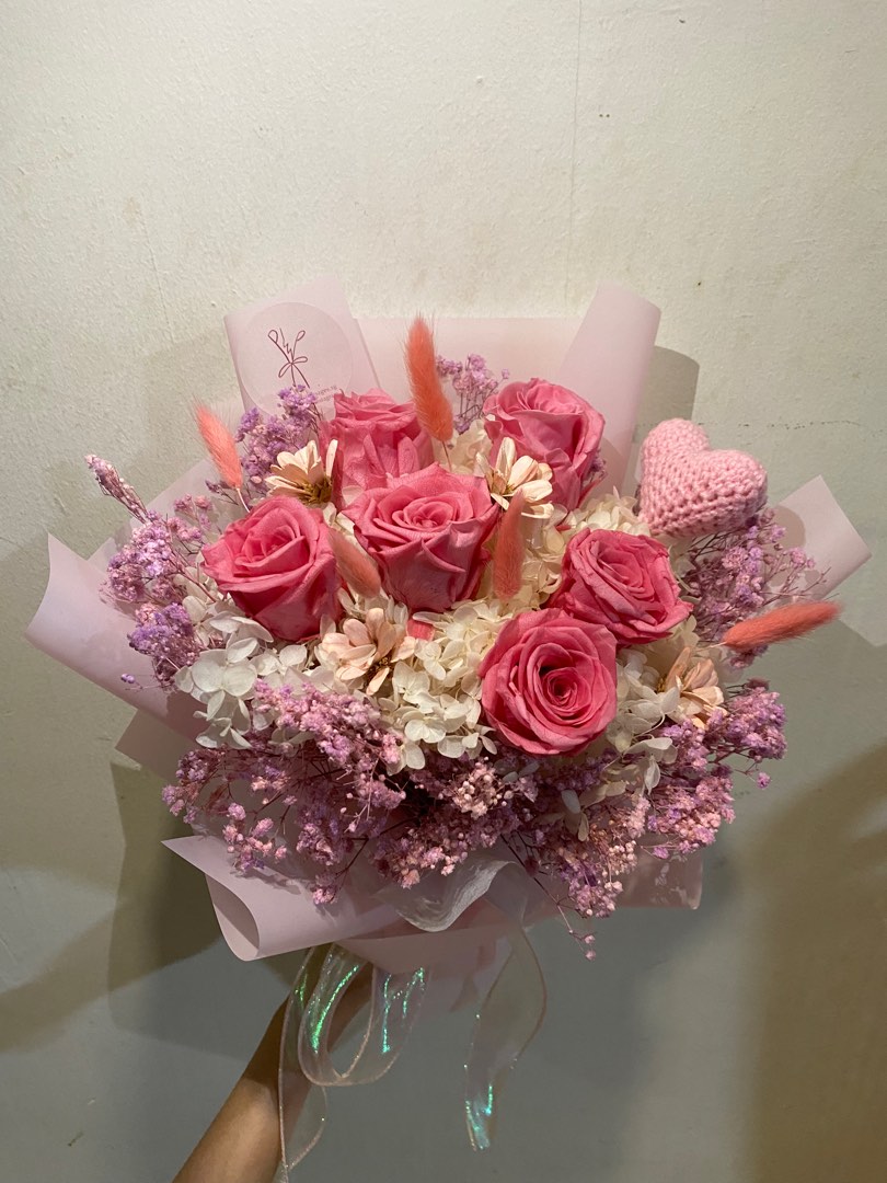 Preserved Pink Roses Flower Bouquet (6 roses), Hobbies & Toys ...