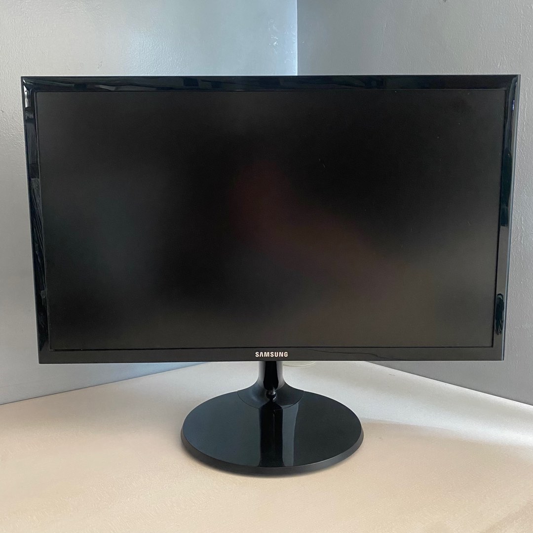Samsung Monitor Model S22F355FHE, Computers & Tech, Desktops on Carousell