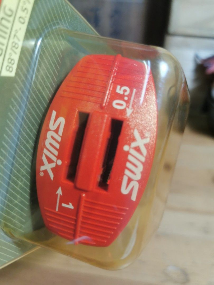 Swix pocket edger for ski and snow board.C13, Sports Equipment, Other ...