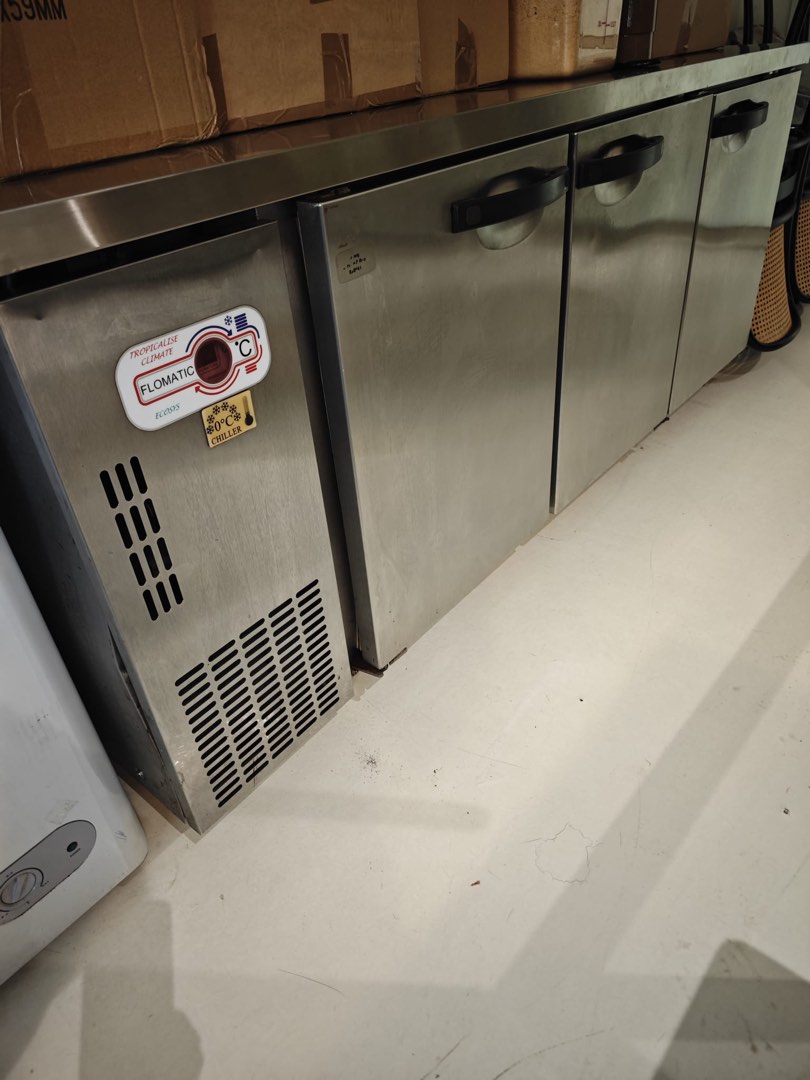 Table Chiller 3 doors, Furniture & Home Living, Kitchenware & Tableware ...