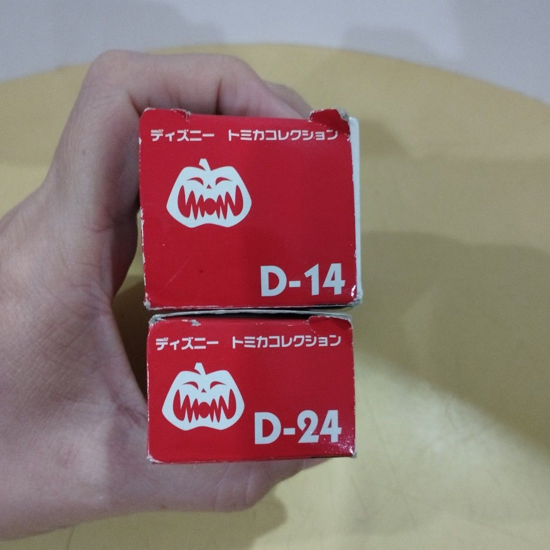 TAKARA TOMY Disney Tomica Collection Miniature Vehicles Display Table ...