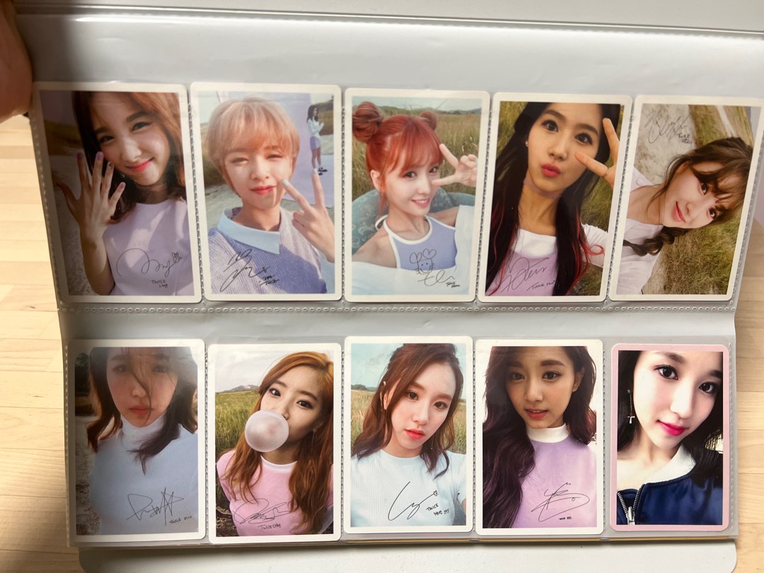 TWICE小卡 每張展示圖整版購$50 單張購$40/張 不滿10張的$10-20/版, 興趣及遊戲, 收藏品及紀念品, 明星周邊 - Carousell