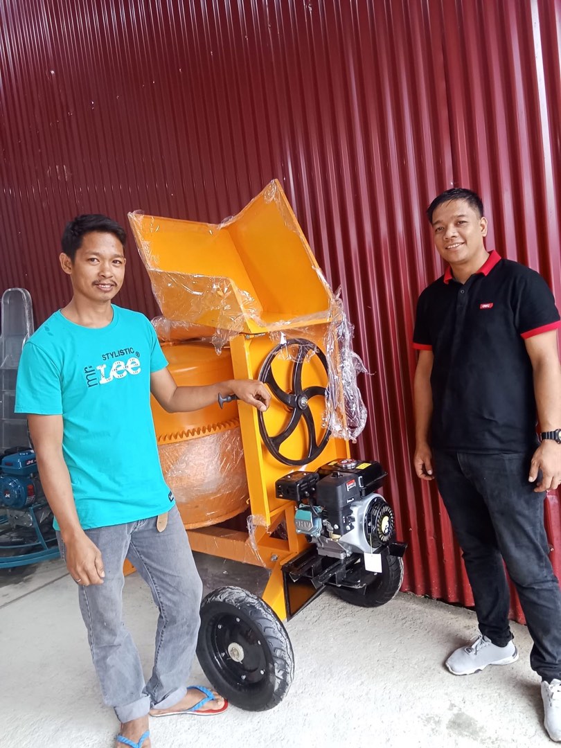 BRANDED JR KAWASAKI ONE BAGGER CEMENT MIXER, Commercial & Industrial ...