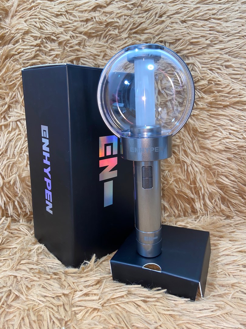 ENHYPEN - OFFICIAL LIGHTSTICK with free photocard, Hobbies & Toys ...