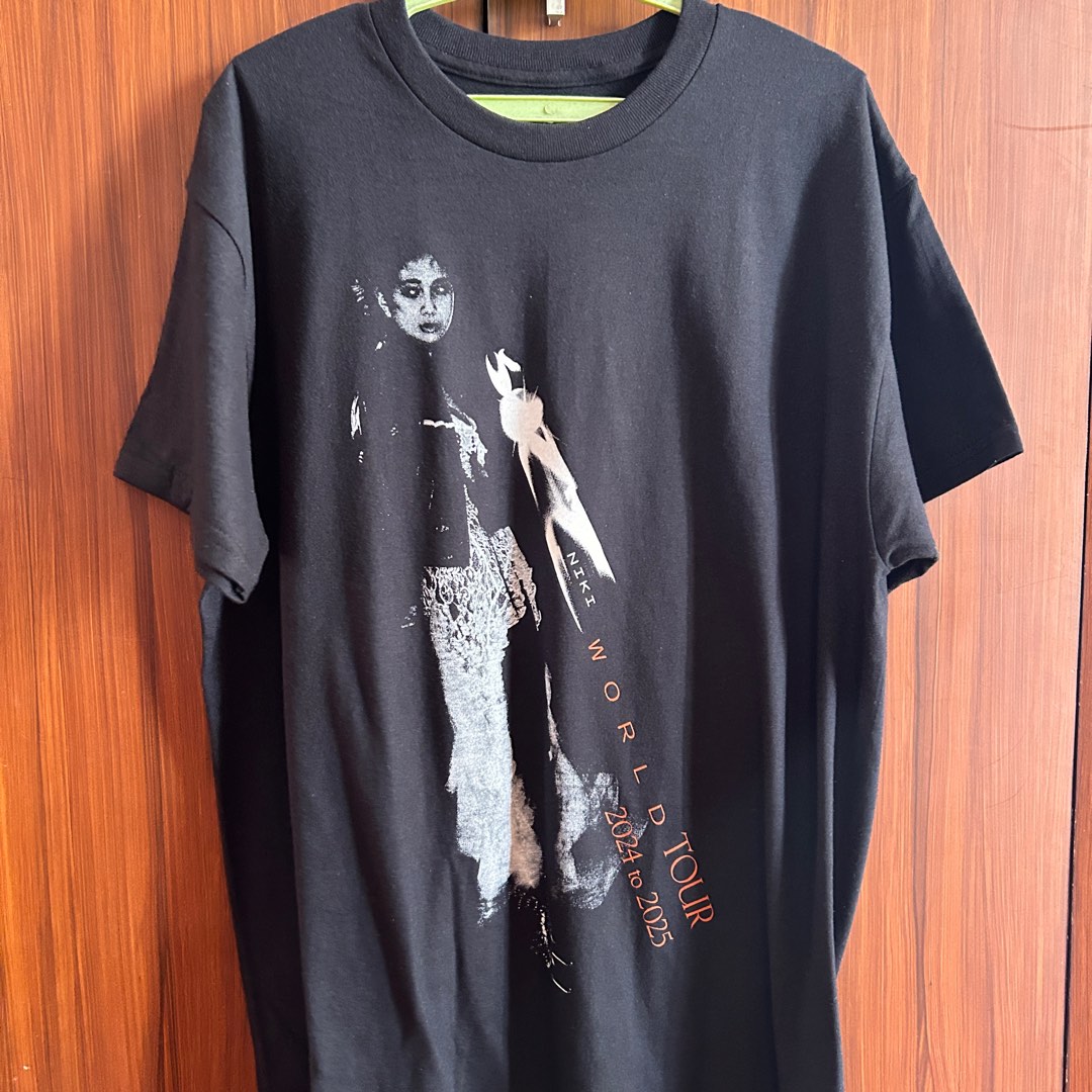 Official Niki Buzz Tour T-Shirt - Medium, Men's Fashion, Tops & Sets ...