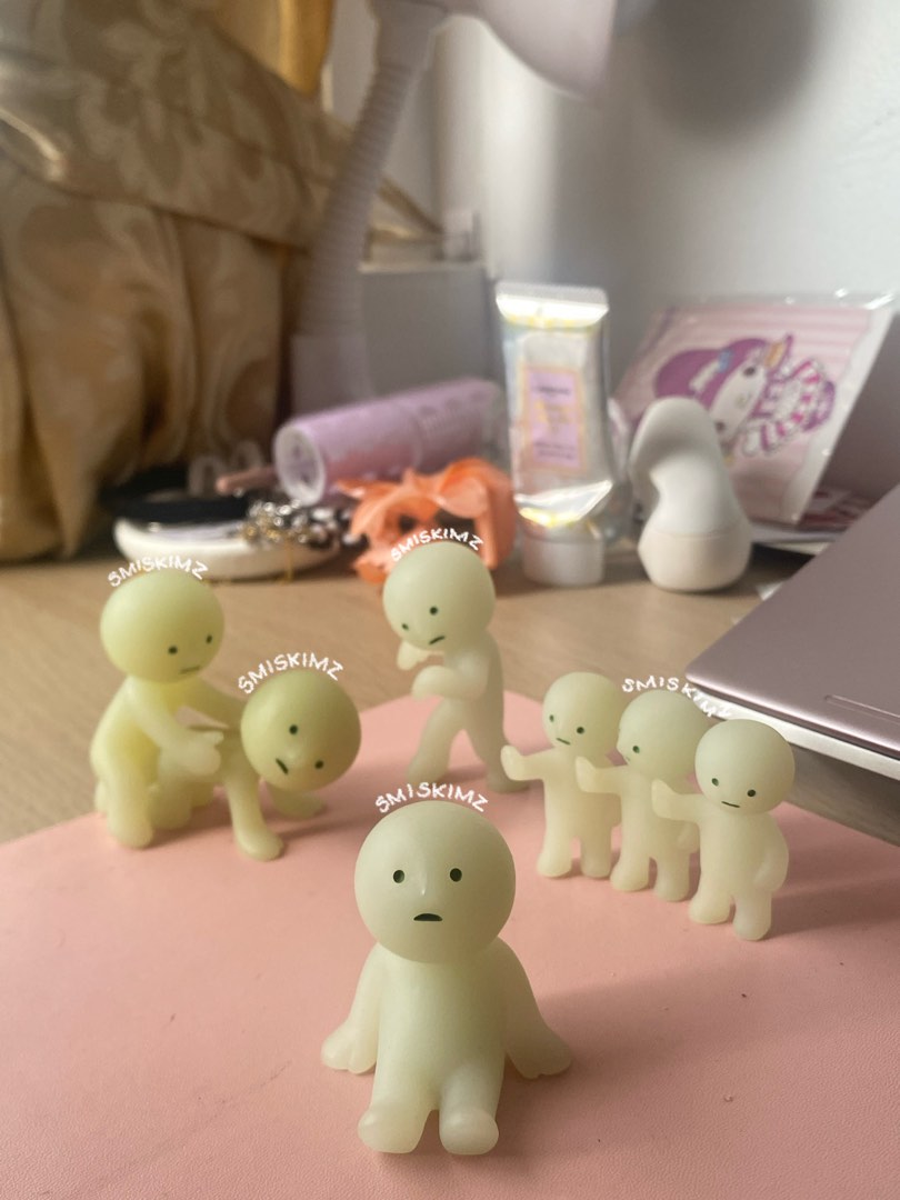 SMISKI Discontinued Little Sneaking Relaxing Scared Defeated, Hobbies ...