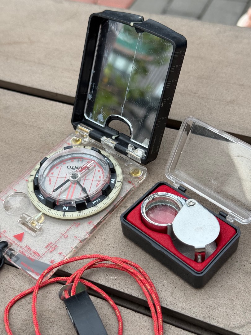 Suunto MC2 Geological Compass & Geological Hand Lens, Sports Equipment ...
