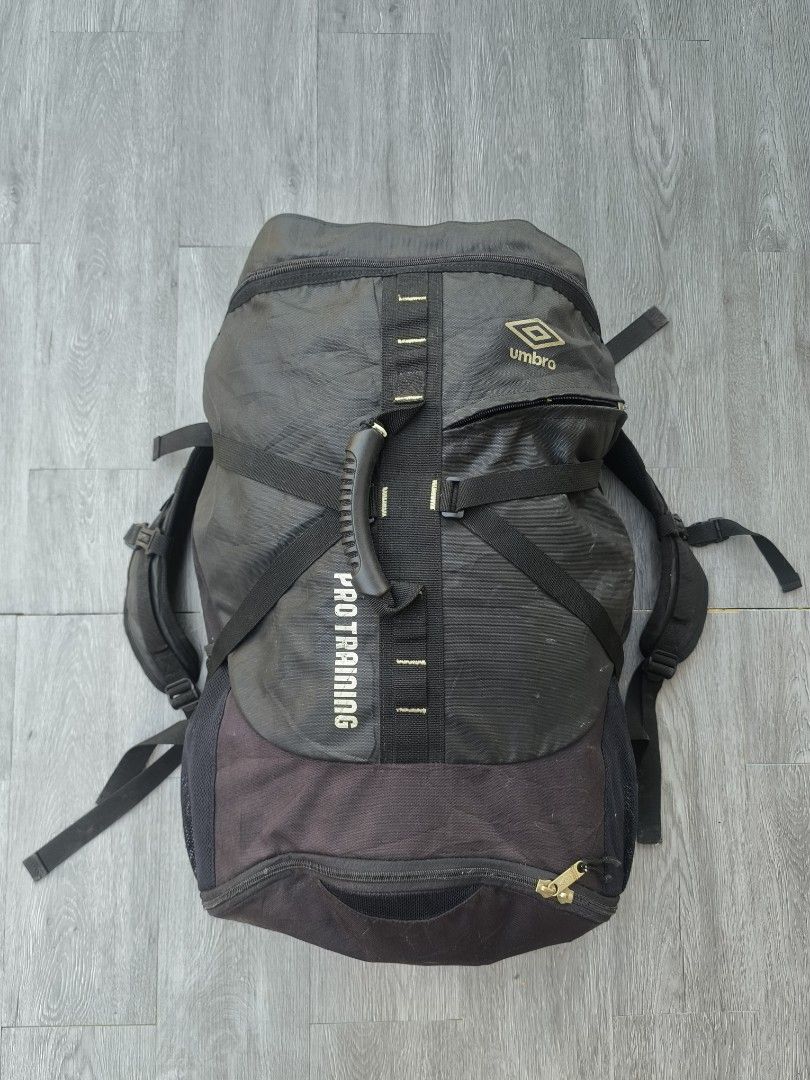 UMBRO BACKPACK PRO TRAINING, Men's Fashion, Bags, Backpacks on Carousell
