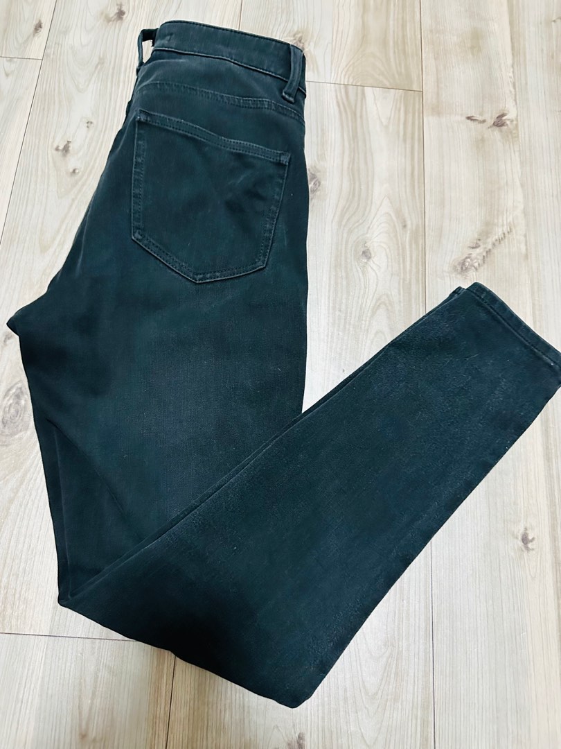 Uniqlo Black Maong Pants, Women's Fashion, Bottoms, Jeans on Carousell