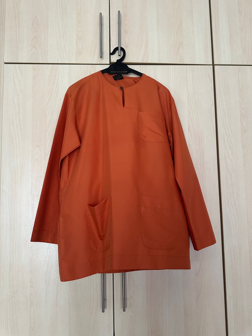 Baju melayu set orange, Men's Fashion, Muslim Wear, Baju Melayu on ...