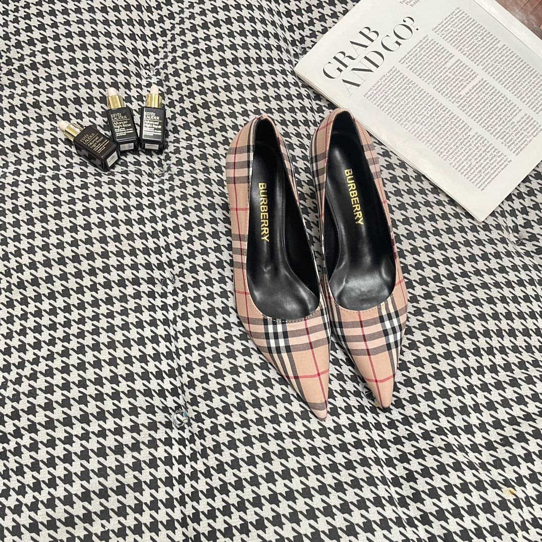 Burberry early spring plaid fabric simple single shoe, Luxury, Sneakers ...