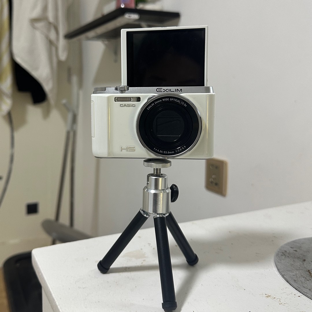 Digi cam flip cam Casio Exilim ZR1000, Photography, Cameras on Carousell