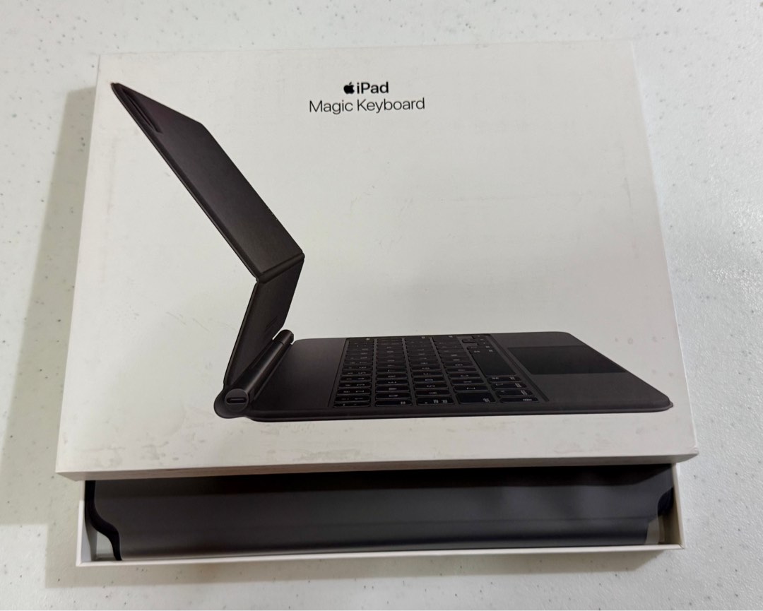 FOR SALE ONLY SLIGHTLY USED IPAD MAGIC KEYBOARD 11 INCH Black color ...