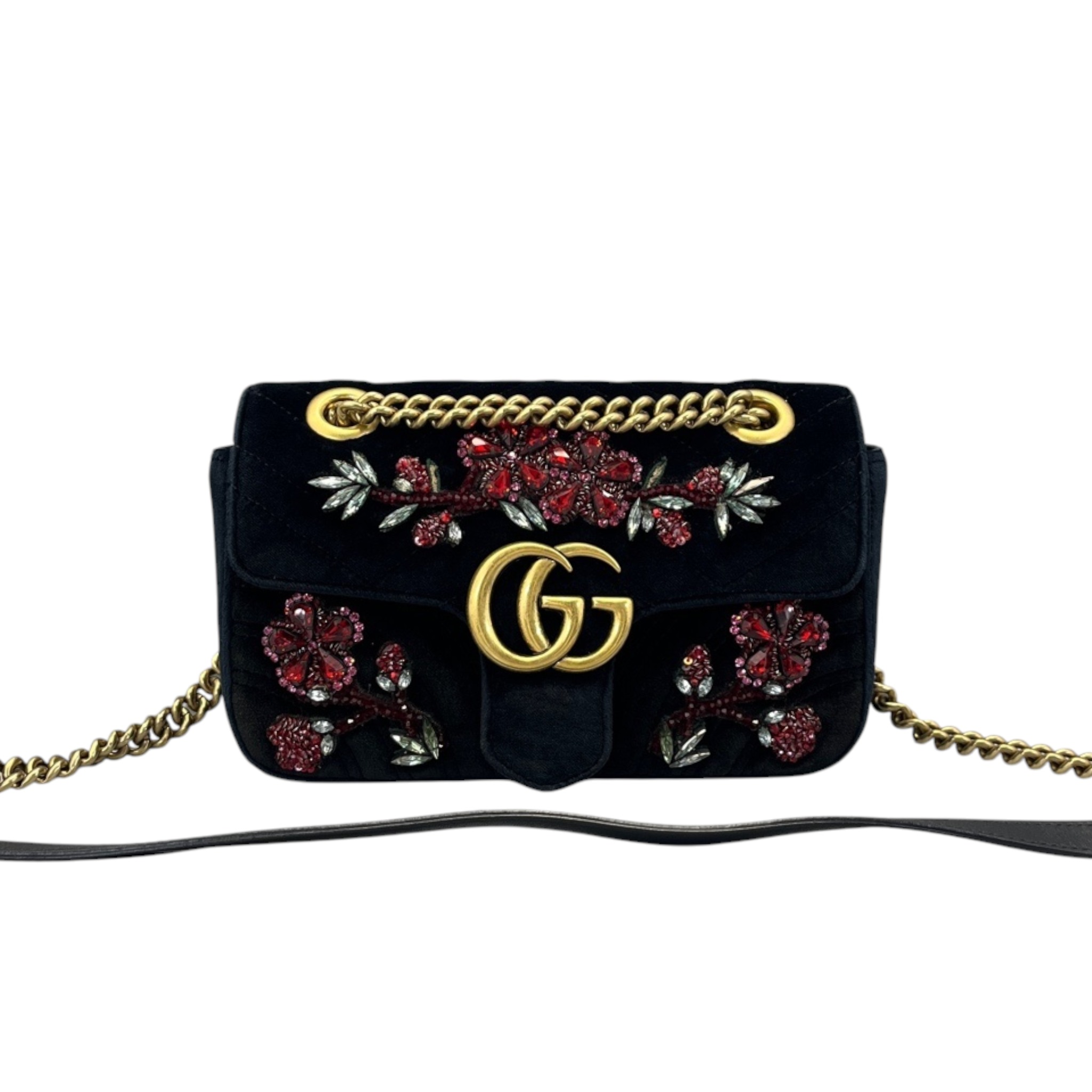 Gucci Marmont 22 in Black Velvet, Luxury, Bags & Wallets on Carousell