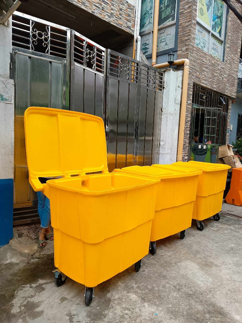 mobile trash bin 660 liters, Furniture & Home Living, Cleaning ...