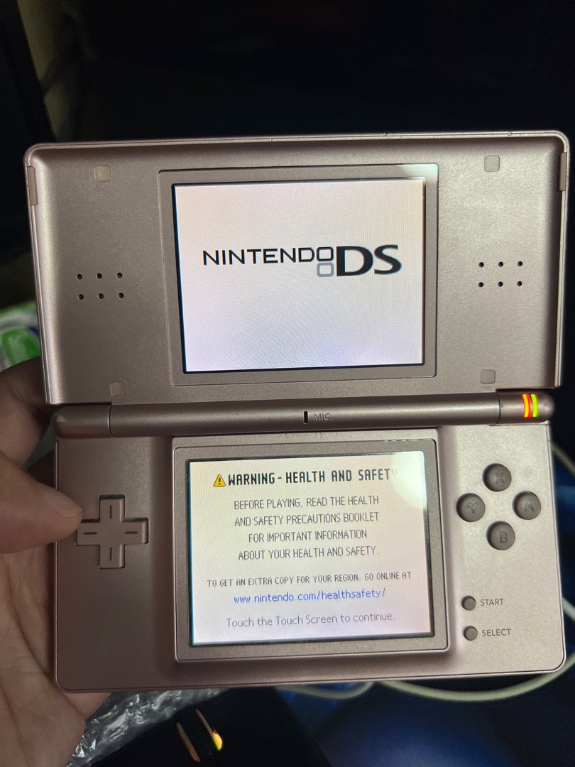 Nintendo ds lite metallic rose, Video Gaming, Video Game Consoles ...