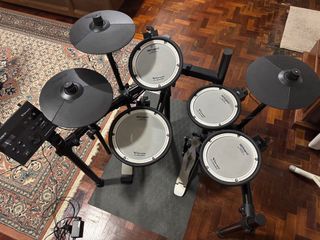 Roland electric drum set (needs service), Hobbies & Toys, Music & Media ...