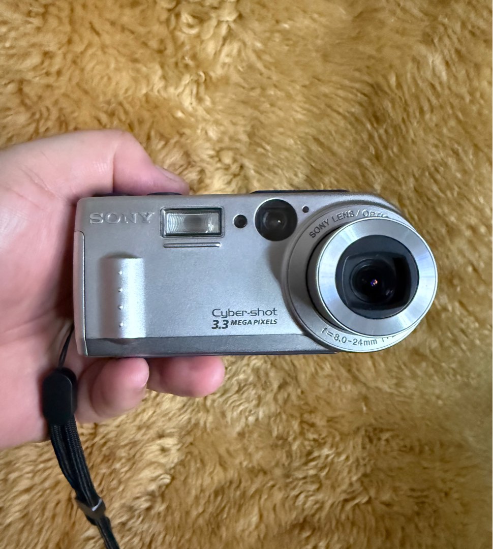Sony Cybershot DSC-P1 Digital Camera, Photography, Cameras on Carousell