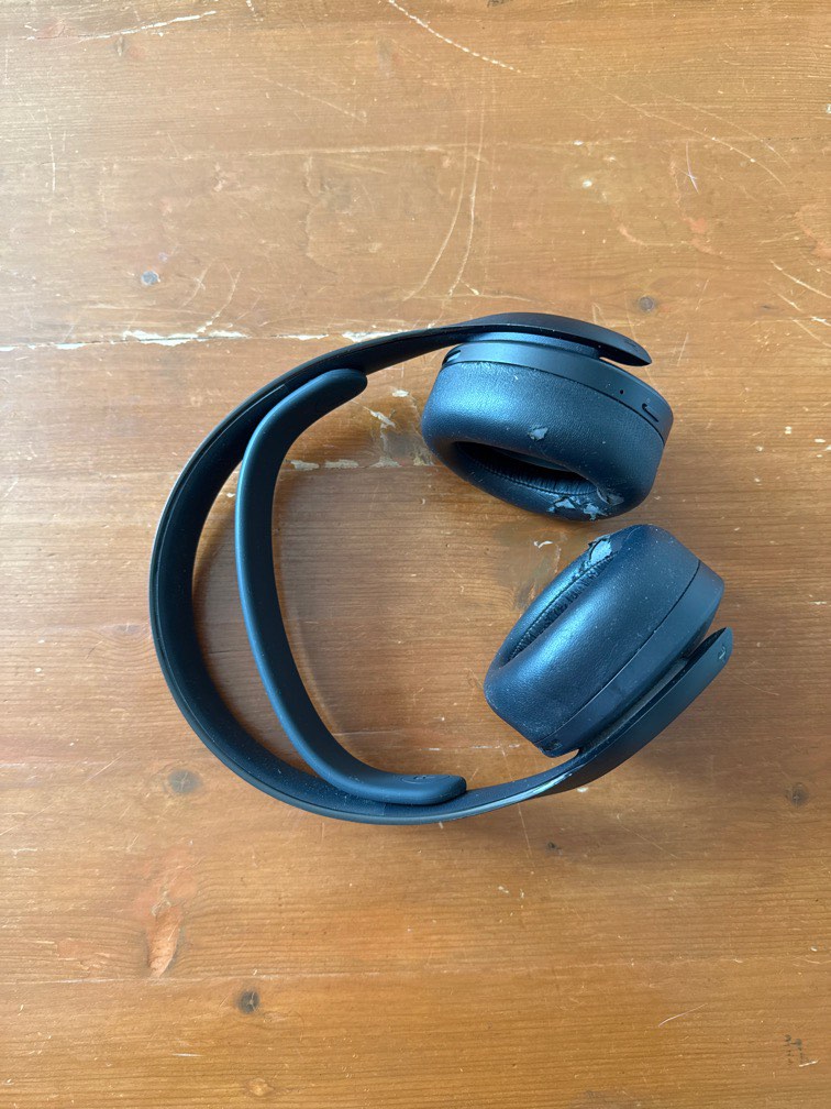Sony PlayStation headphones, Audio, Headphones & Headsets on Carousell