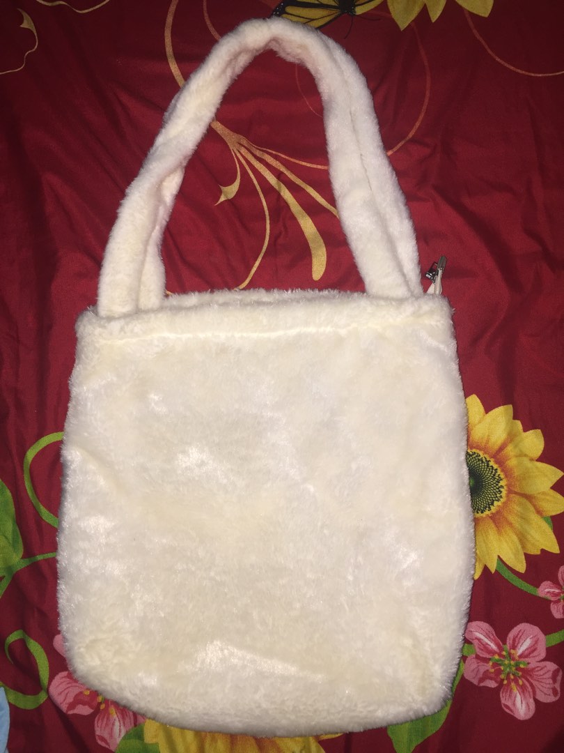 WHITE FLUFFY FURRY TOTEBAG TAS PUTIH BULU SLING BAG PUTIH BULU, Fesyen ...