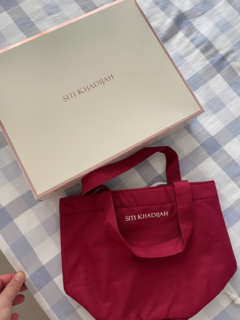 telekung siti khadijah box + cooler bag, Women's Fashion, Muslimah ...