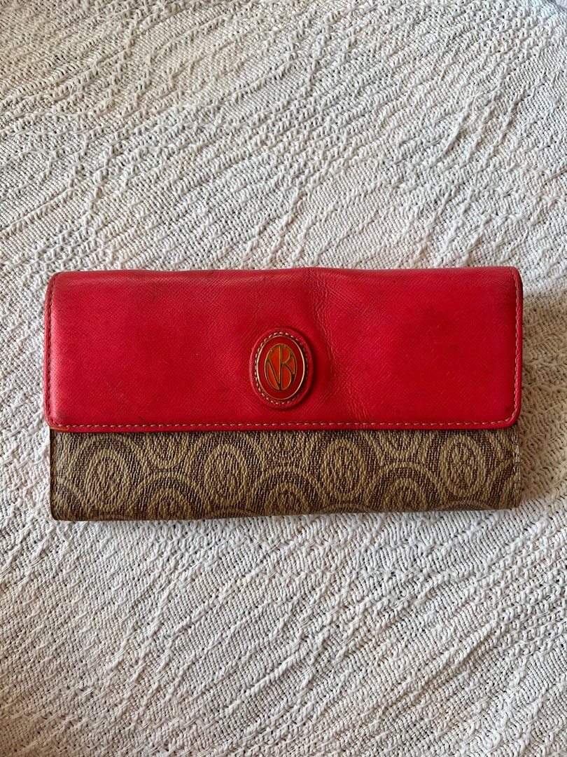 authentic Vincis Bench wallet, Luxury, Bags & Wallets on Carousell