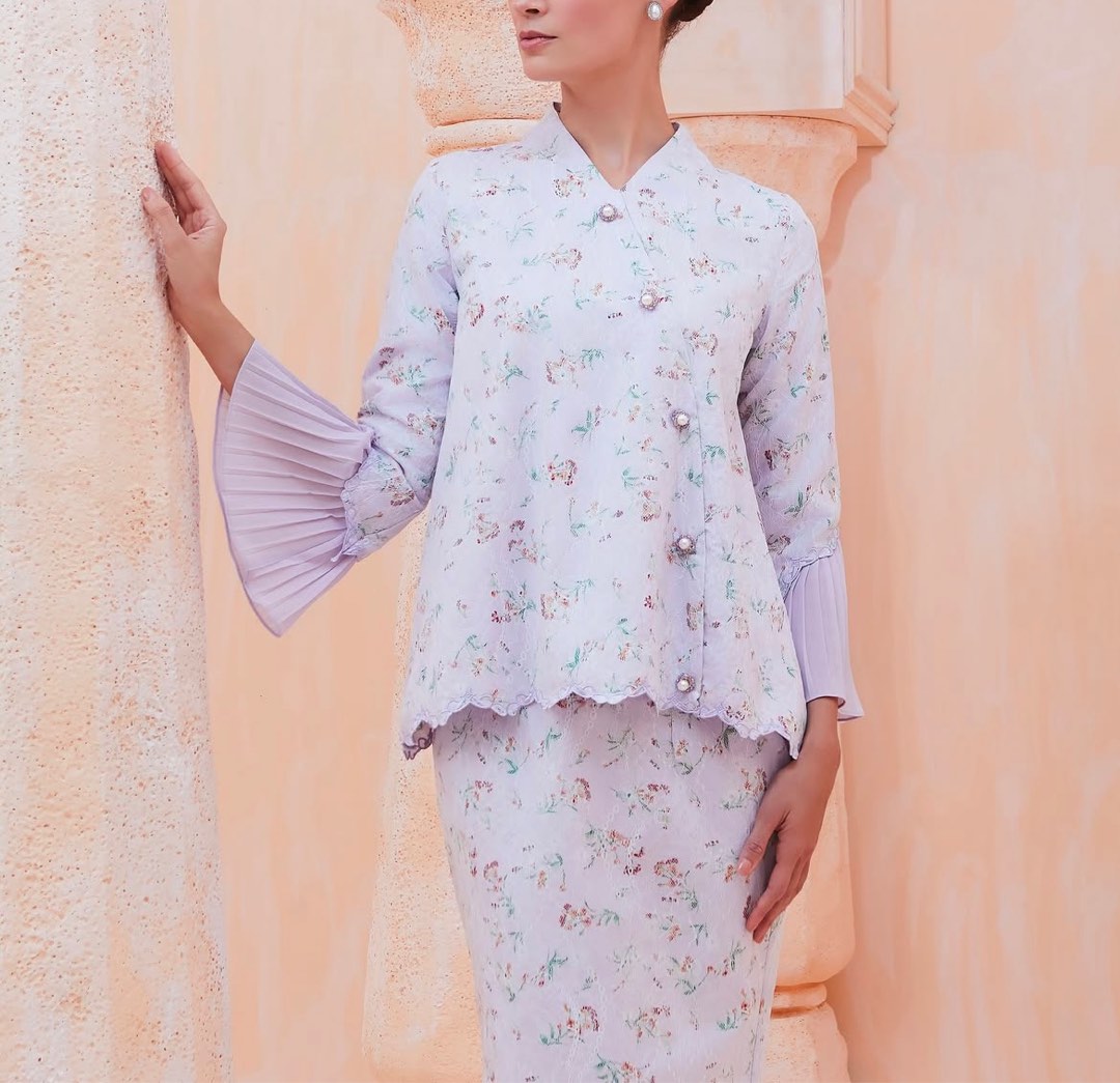 Wanzar kurung 2024 collection in purple, Women's Fashion, Muslimah ...