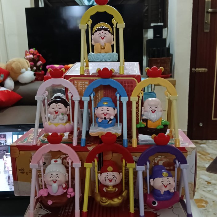 $70 Funclaw Fortune God Swing Display, Hobbies & Toys, Memorabilia ...