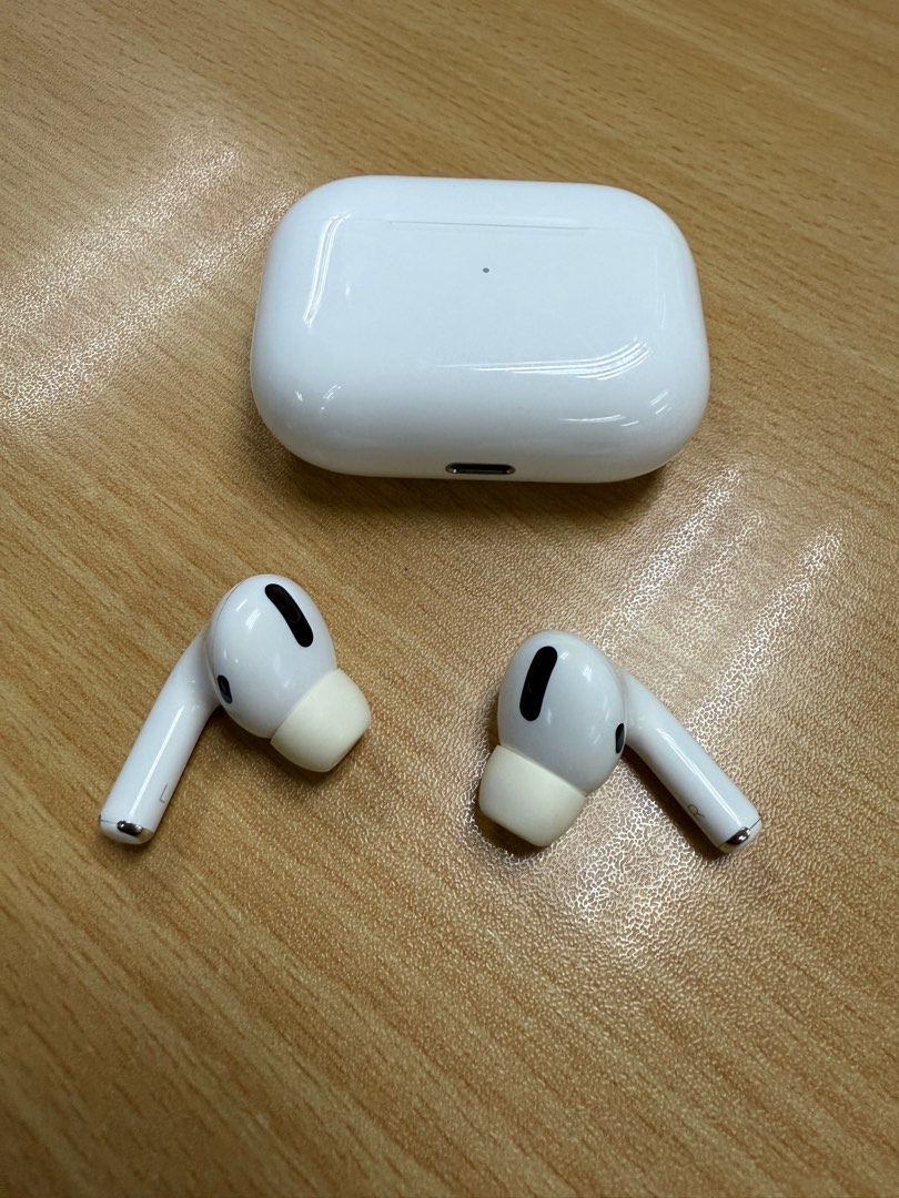 Apple Airpods Gen 1 Lightning, Audio, Earphones on Carousell