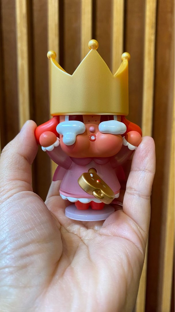 crybaby crying for love popmart unlock me, Toys & Collectibles, Mainan ...