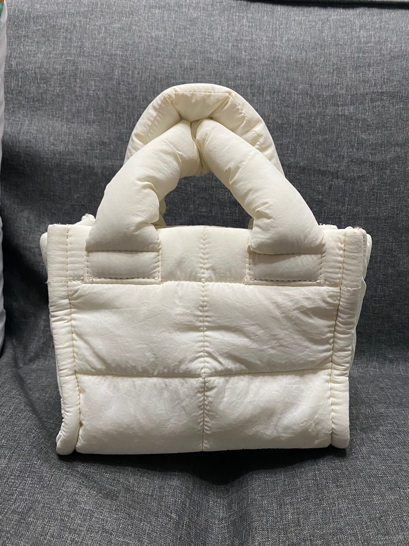 GU PUFFER SLING BAG SMALL SIZE, Women's Fashion, Bags & Wallets, Cross ...