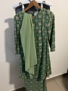 Larney Flourish Kurung in Misty Blue, Women's Fashion, Muslimah Fashion ...