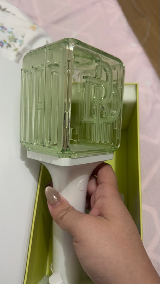 NCT DREAM LIGHTSTICK V2, Looking For on Carousell