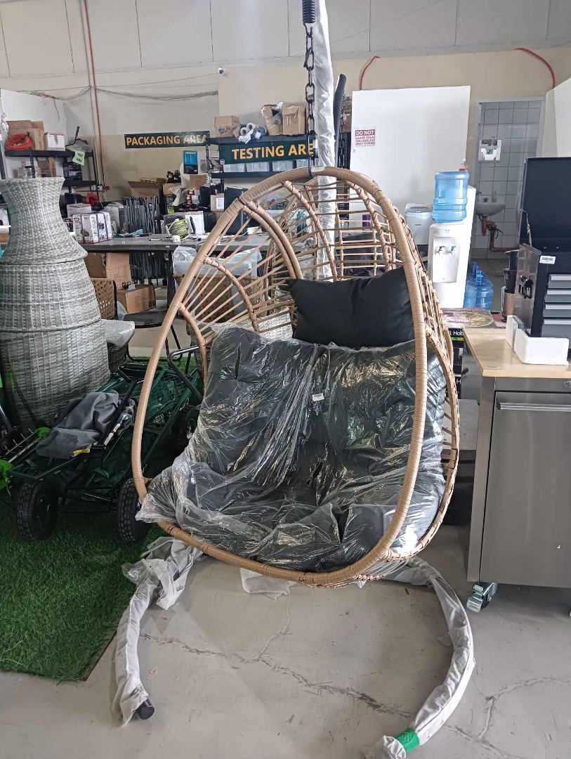 New Arrivals! Belavi Egg Chair, Furniture & Home Living, Furniture ...