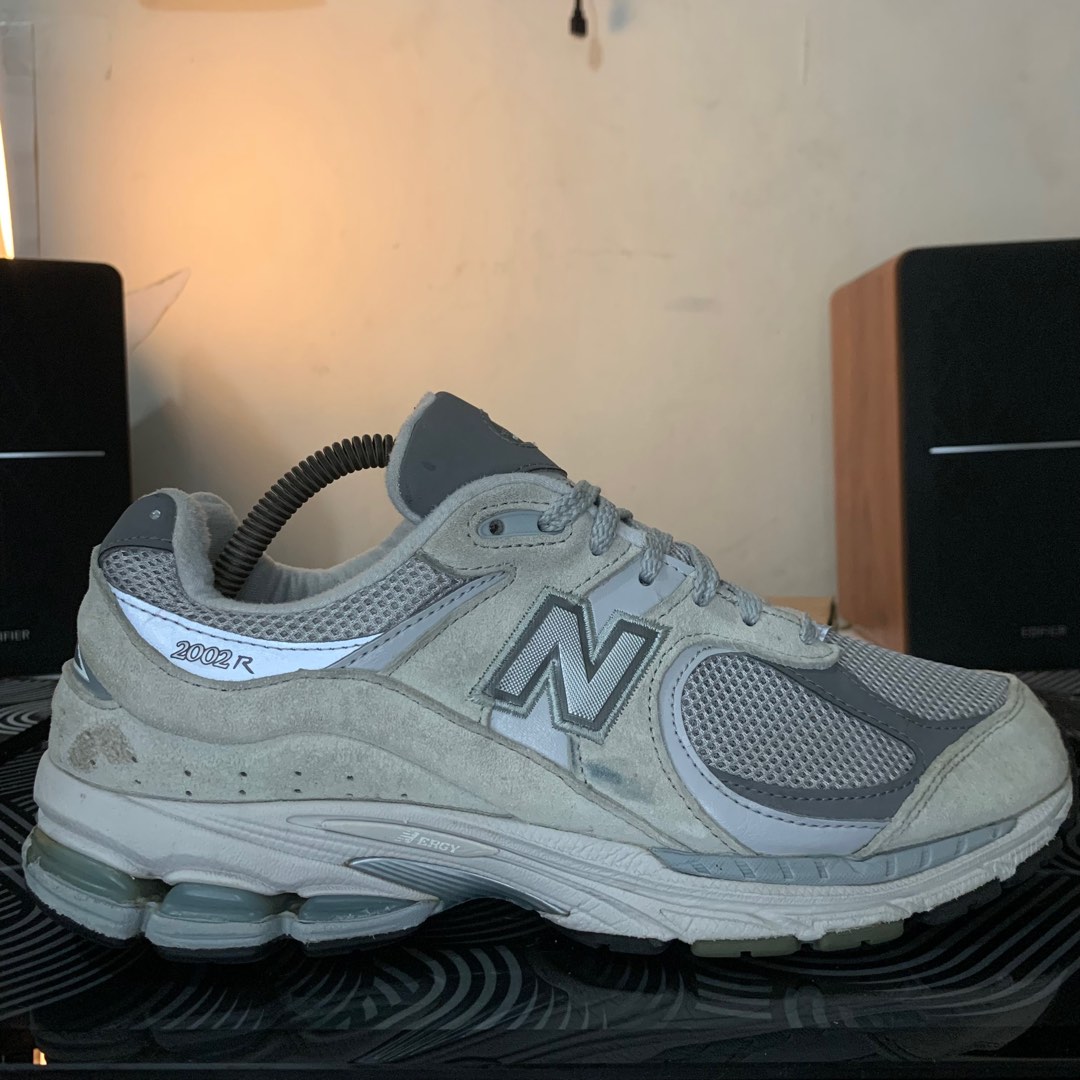 New Balance 2002r Original, Fesyen Pria, Sepatu , Sneakers di Carousell