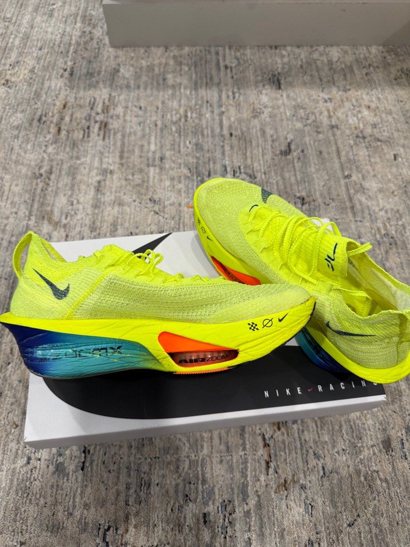 Nike Alphafly 3 Volt, Men's Fashion, Footwear, Sneakers on Carousell