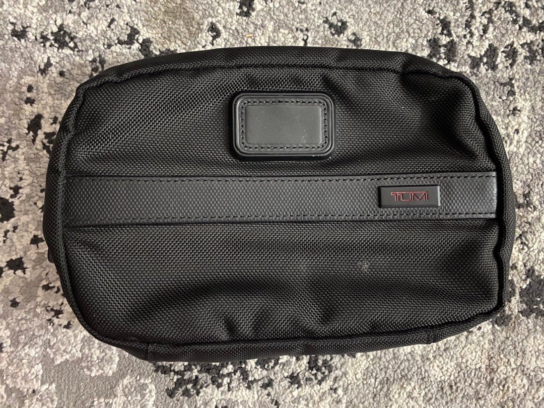 Tumi Alpha Split Travel Kit, Luxury, Bags & Wallets on Carousell