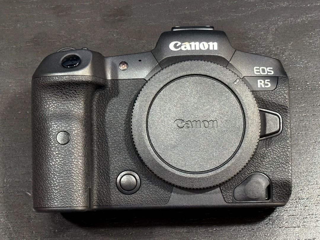 WTS Canon R5 mark 1 body + charger + original battery + 3rd party ...