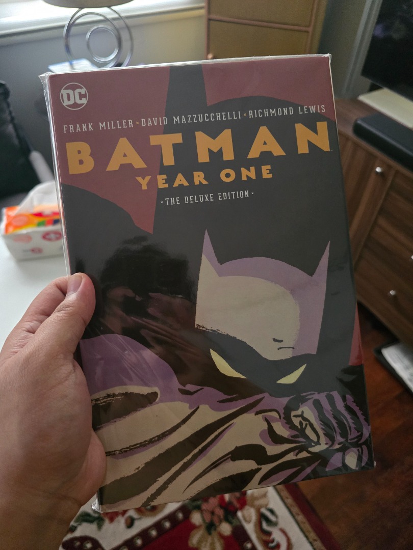 Batman: Year One Deluxe Edition Hardcover Graphic Novel, Hobbies & Toys ...