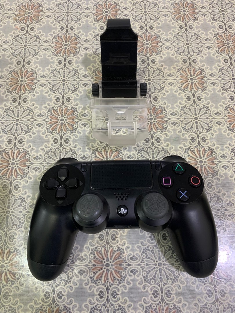 DS4 + Mobile Phone Clamp, Hobbies & Toys, Toys & Games on Carousell