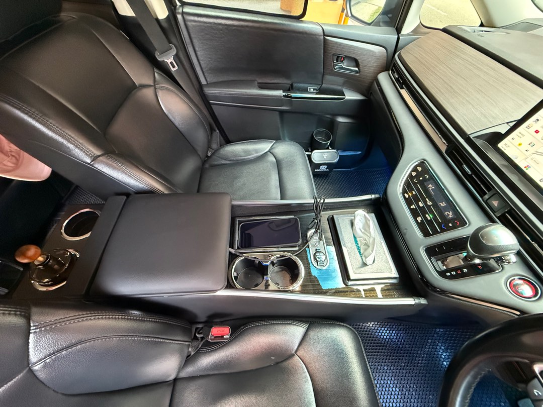 Honda Odyssey Center Console, Car Accessories, Accessories on Carousell