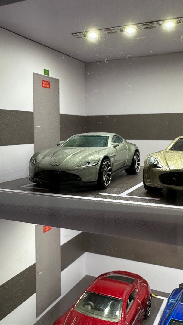 hot wheels aston martin db10 [loose], Hobbies & Toys, Toys & Games on ...