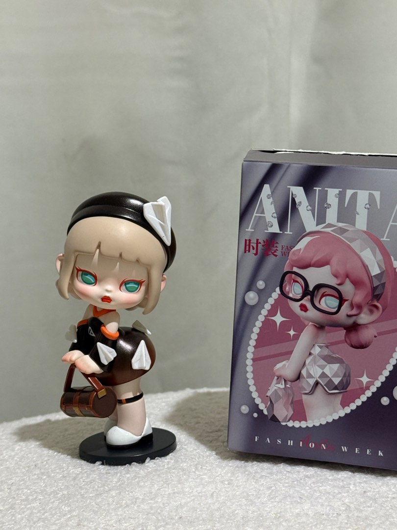 KKV Anita Fashion Week Series Blind Box Collectible, Hobbies & Toys ...