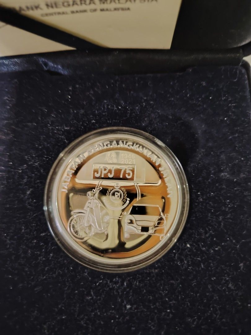 No.483 75th anniversary of JPJ 10 ringgit silver proof coin, Hobbies ...