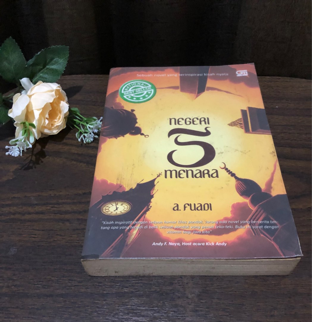 Novel Preloved Negeri 5 Menara, Buku & Alat Tulis, Buku di Carousell
