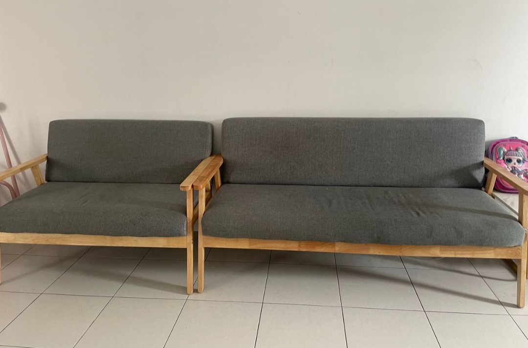 Sofa kayu, Furniture & Home Living, Furniture, Chairs on Carousell