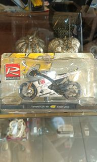 1/18 scale Diecast Maisto Vespa Motorcycle Collectibles (31 nos ...