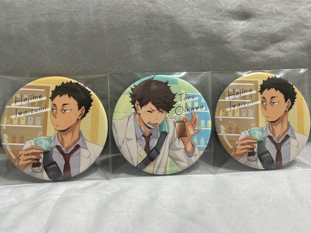 WTS Haikyuu!!! Badge Oikawa, iwaizumi, Hobbies & Toys, Memorabilia ...
