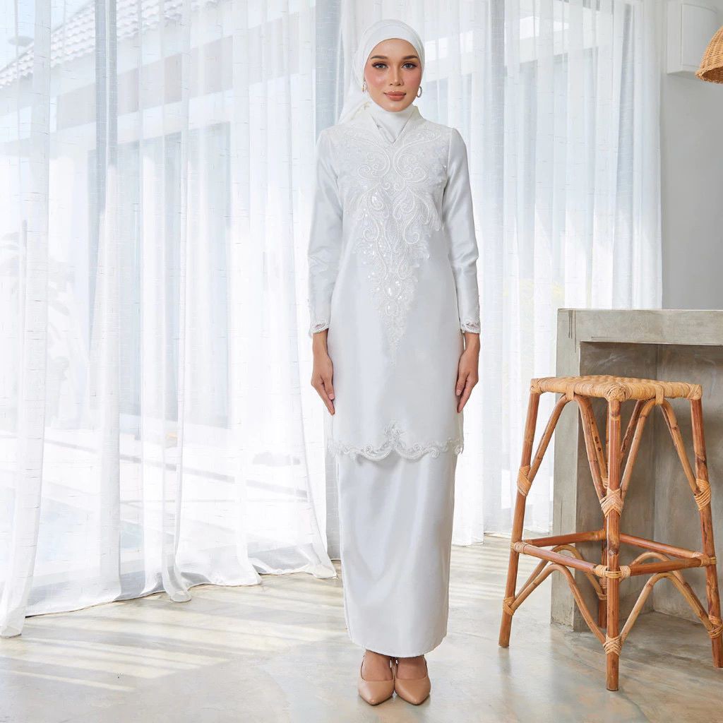Baju kurung LYC Liyana Collection Off White M, Women's Fashion ...