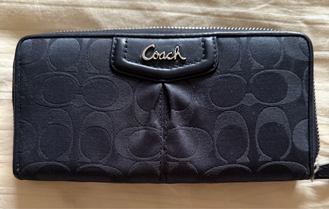 Coach Wallet, Women's Fashion, Bags & Wallets, Wallets & Card holders ...